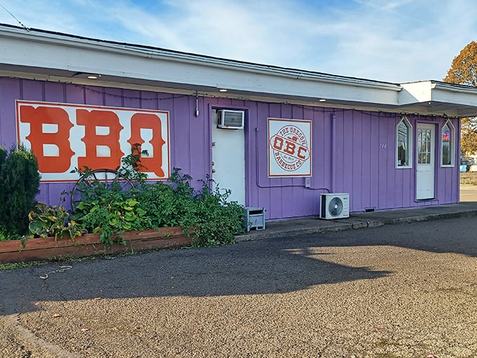 Purple reign! This vibrant little BBQ joint stands out in Albany with color as bold as its flavors.