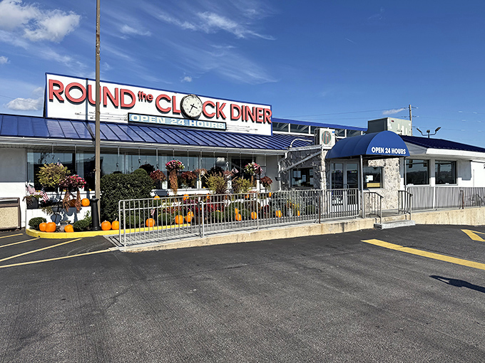 "Round the Clock" isn't just a name &ndash; it's a promise of pancakes at midnight and burgers at dawn.