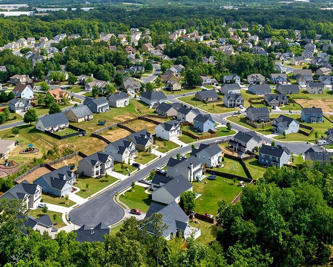 Colorful storefronts in Adairsville aren't just Instagram-worthy&mdash;they're budget-friendly too. Small-town charm meets big-time savings!