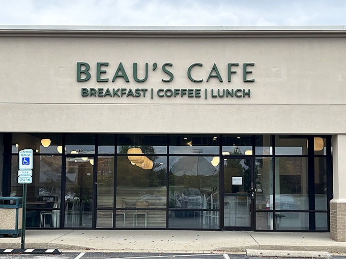 Those big windows at Beau's let in the perfect amount of light to make your breakfast Instagram-worthy. #NoFilterNeeded for food this good.