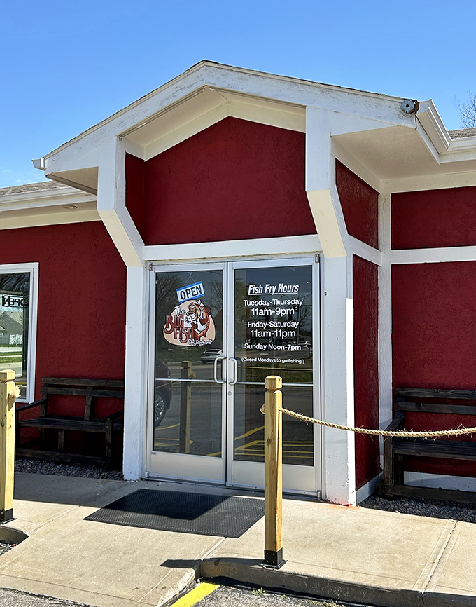 Sunshine highlights the simple charm of Big Fish's exterior. Don't let the modest appearance fool you&mdash;inside awaits seafood that would make coastal restaurants jealous.