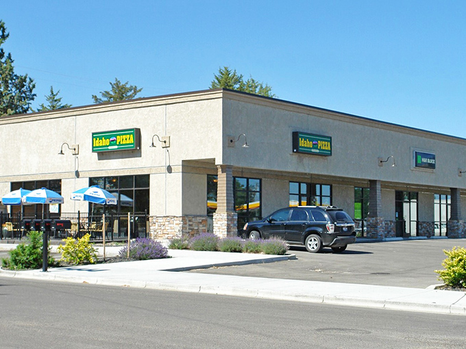 Main Street in Homedale buzzes with just enough activity to keep things interesting without sacrificing that small-town tranquility we crave.