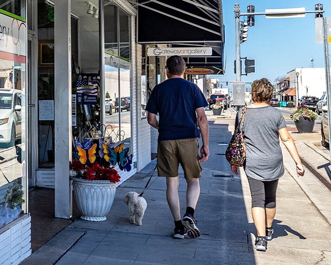 Lake City's historic downtown welcomes budget-conscious retirees. Gateway to Florida without the gateway prices! 