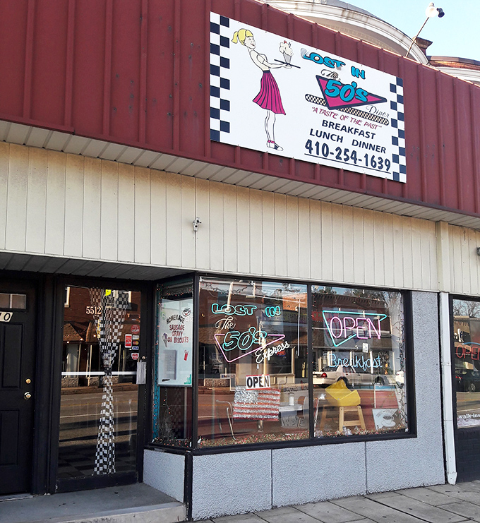 This neon-trimmed window to the past serves nostalgia on every plate. The 1950s never tasted so good.