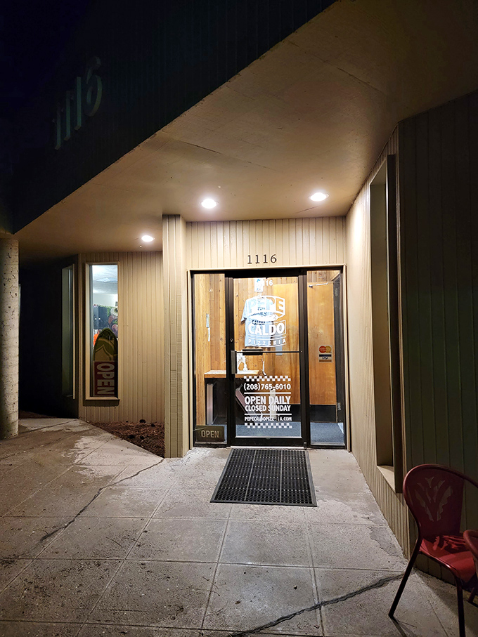 By day, easily missed. By night, Pepe Caldo's warm glow beckons pizza pilgrims to this unassuming Ironwood Drive gem.