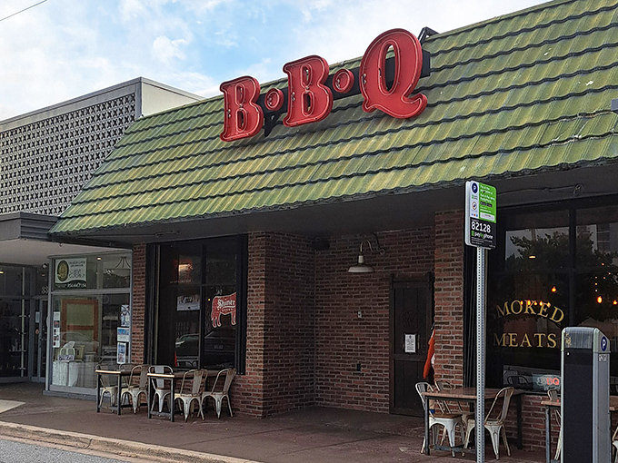 The "Casual Dining" sign is your first clue &ndash; focus on the food, not the frills. Napkins required, pretension prohibited.