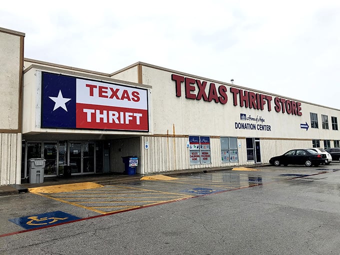 The Texas flag and thrift store sign—a match made in bargain heaven. Where patriotism meets practicality!