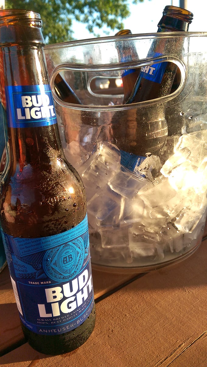 Cold beer and BBQ&mdash;a pairing as timeless as Bogart and Bacall. The perfect companion to cut through all that smoky richness.