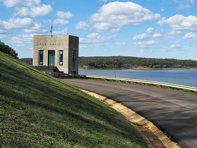 Clearwater Dam stands like a mid-century monument to human ingenuity, holding back the waters while offering spectacular views.