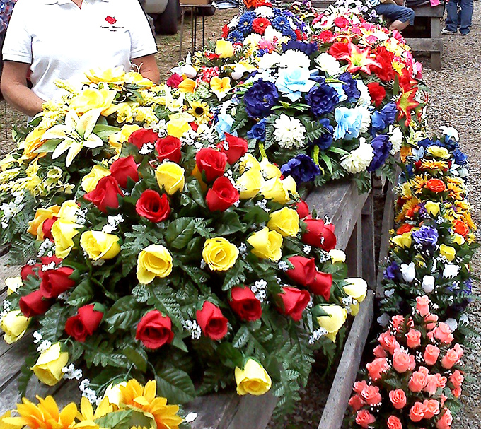 Floral arrangements bursting with color that brighten any occasion. From "I'm sorry" to "I do," these bouquets speak the universal language of "I remembered!"