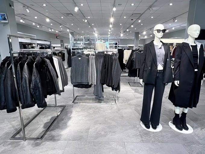 H&M's sleek minimalism showcases fashion that says "I'm sophisticated" while the outlet prices whisper "and savvy with my money too."