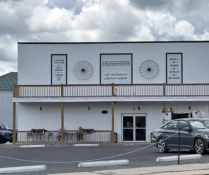 The Highlander serves up pizza with a side of mountain views &ndash; carbs with altitude adjustment.