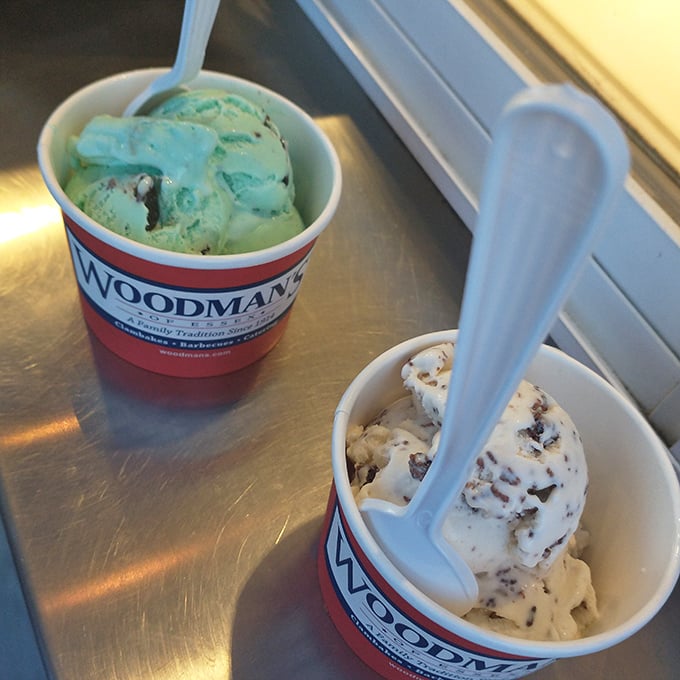Even the ice cream wears Woodman's colors proudly. The perfect cool finale after a warm embrace of fried seafood goodness.