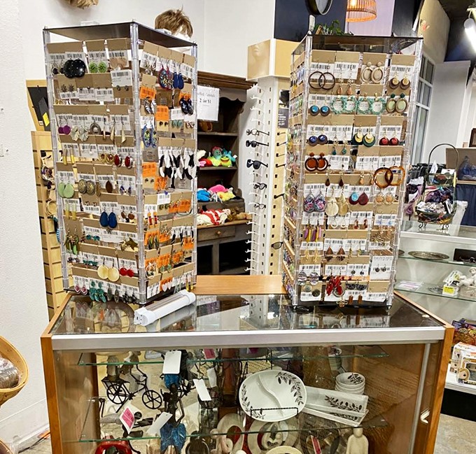 Accessorize like you mean it! This rotating jewelry display offers instant personality upgrades without the "I just spent the mortgage payment" guilt.