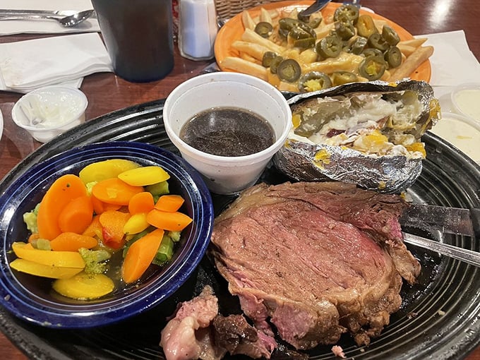 Prime rib cooked to that perfect shade of pink, with sides that know their supporting role but still shine. Meat lovers, rejoice!