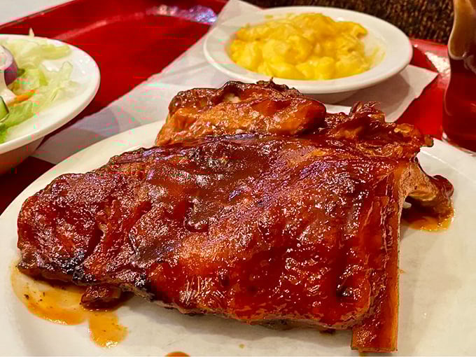 These ribs don't need a fancy smoke house pedigree&mdash;they speak the universal language of "fall-off-the-bone" with a side of mac and cheese fluency.