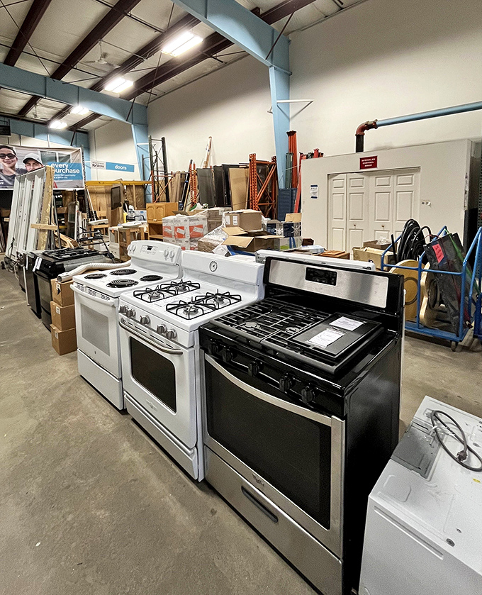 Kitchen dreams are made of these—gently used appliances standing at attention, ready for their next culinary adventure.