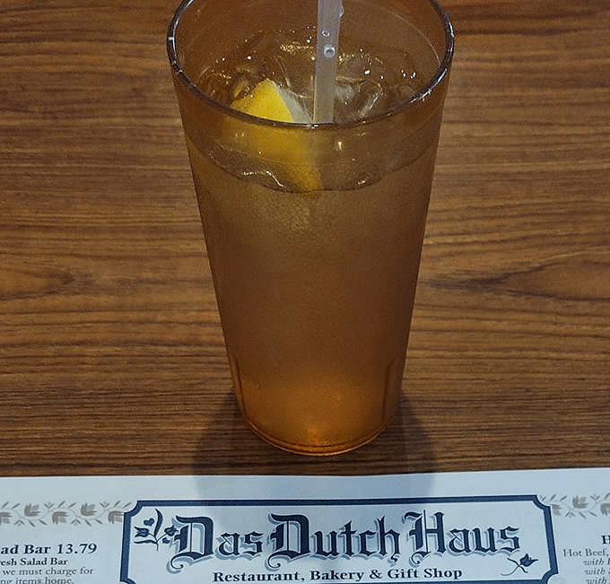 Sweet tea that hits different when it's served with genuine Midwestern hospitality.