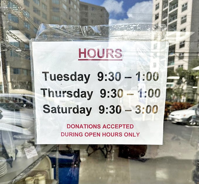 The holy grail for bargain hunters: store hours. Mark your calendar, set your alarm—Tuesday, Thursday, and Saturday are now officially treasure days.
