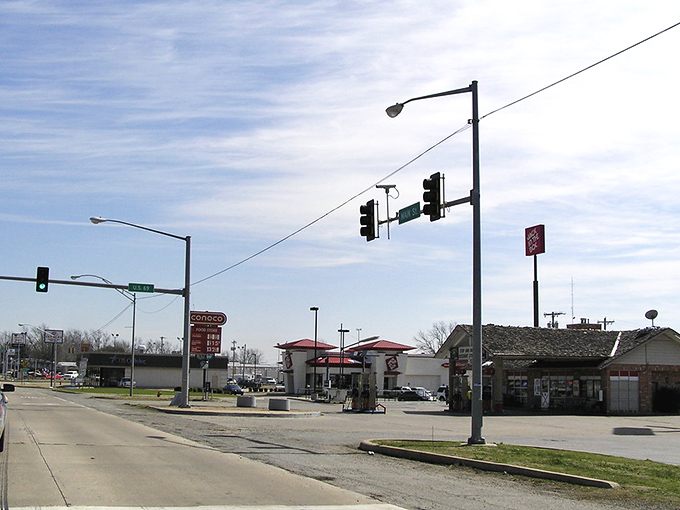 Durant's quiet intersections and open skies remind you what retirement should feel like – unhurried, uncomplicated, and refreshingly affordable.