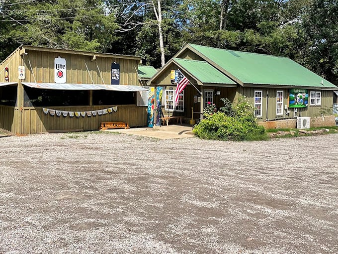 Paradise Pizza Pub looks like it was plucked from a country postcard&mdash;wooden cabins where pizza dreams come true.