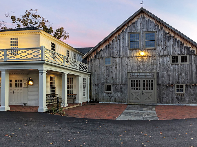Salem Cross Inn's colonial elegance meets rustic barn charm. A postcard-perfect setting for prime rib perfection!
