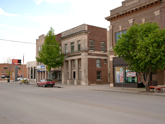 Valley City's main street – where time slows down just enough to let you appreciate the simple pleasure of a leisurely stroll.