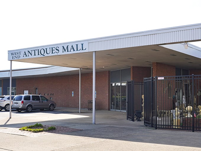 Mid-century modern meets colonial charm at this Richmond institution where serious collectors and casual browsers mingle happily.