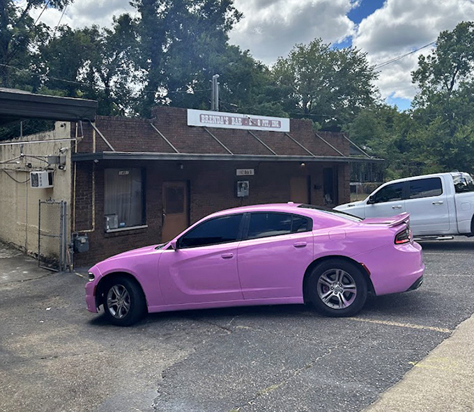 That pink car knows exactly where to find Montgomery's barbecue treasure&mdash;parked right at Brenda's legendary pit.