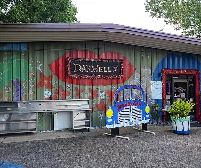 Where every wall tells a story! Darwell's vibrant murals and funky decor create the perfect backdrop for unforgettable seafood.