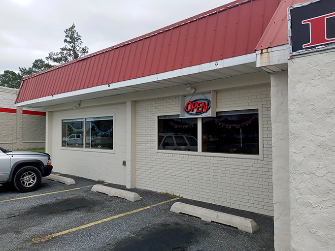 Simple, straightforward, and seriously good eats! Harvest Diner's modest building houses breakfast ambitions that are anything but small.