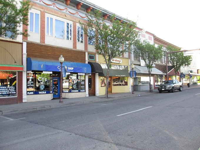 The streets of Montrose offer mountain town vibes without the mountain town prices that make retirees clutch their pearls.