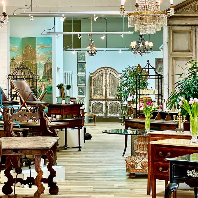 The kind of showroom that makes you want to throw out everything you own and start fresh. Those iron garden elements are architectural jewelry.