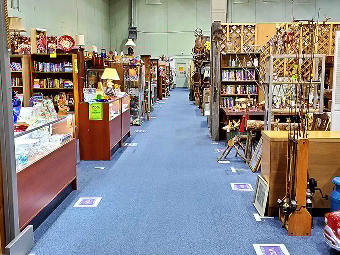 Wide aisles for wandering and wondering. Each booth is like a different chapter in America's collective memory book, just waiting to be browsed.