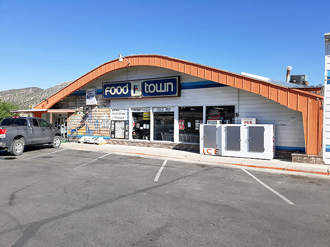 Anderson's Food Town reminds us of an era when grocery stores didn't need seventeen varieties of milk and shopping wasn't an Olympic sport.