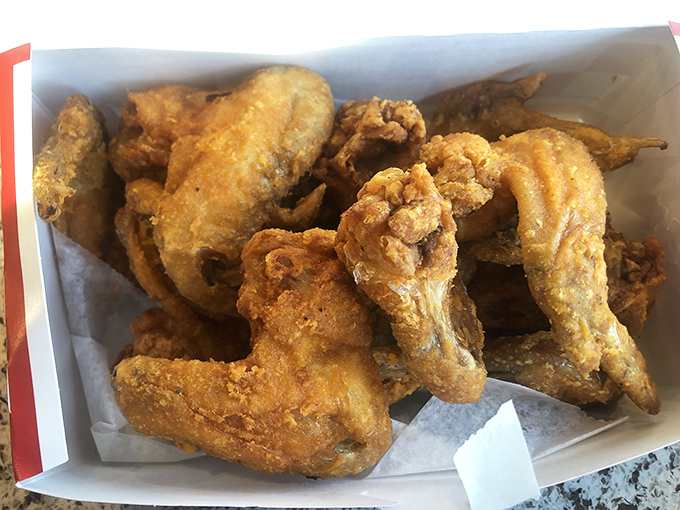 Wings this golden and crispy prove that sometimes the simplest preparations deliver the most spectacular results and lasting food memories.