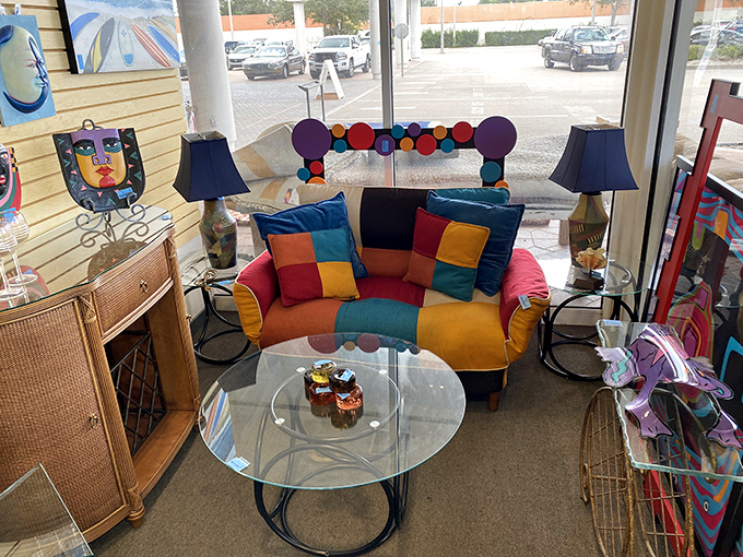 This kaleidoscope loveseat doesn't just make a statement&mdash;it's practically shouting "I'm the fun one in this relationship!"