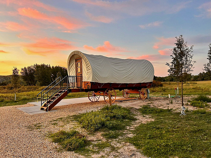 A covered wagon cabin that makes "glamping" look like roughing it &ndash; prairie luxury with modern conveniences included.