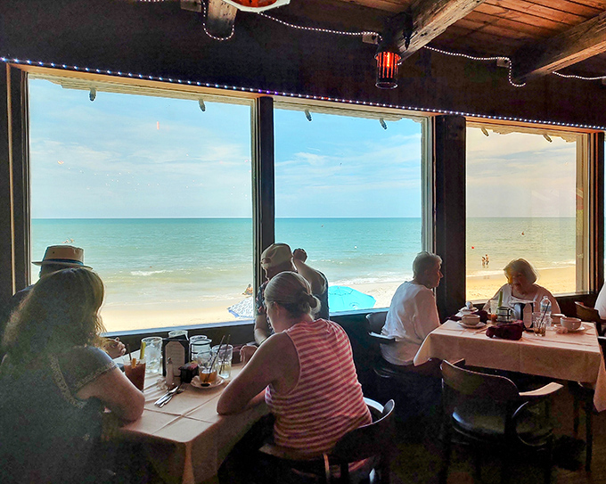 Ocean views that upstage the food (and that's saying something)! Diners enjoy nature's best backdrop while savoring seafood just yards from its source.