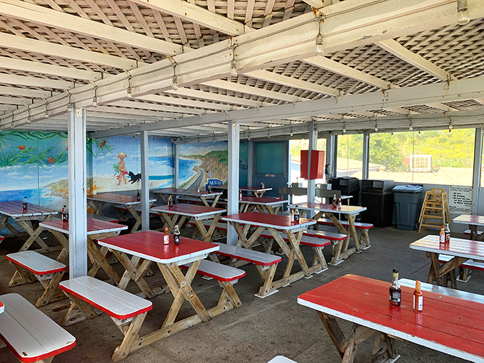 No white tablecloths needed when the food's this good. The covered dining area offers shelter from sun while you focus on what matters&mdash;that seafood!