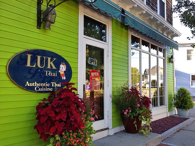 That bright green exterior isn't subtle, and neither are the authentic Thai flavors waiting inside this local favorite. 