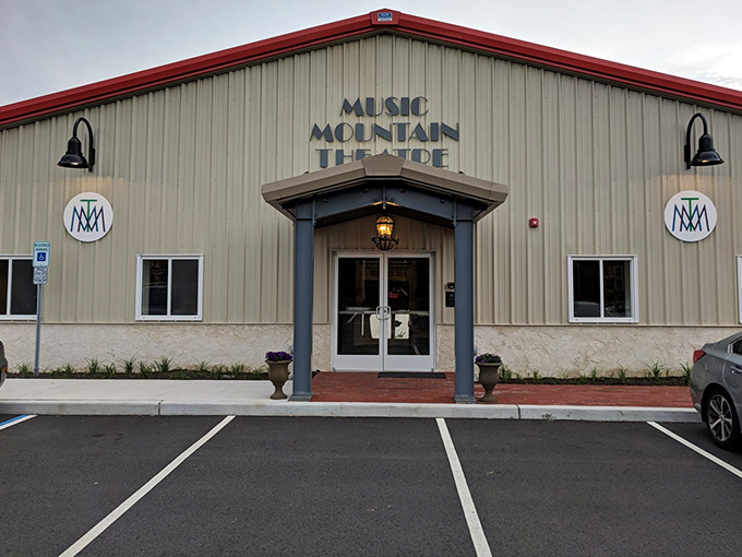 Music Mountain Theatre brings Broadway to the Delaware Valley &ndash; no tunnel traffic or Manhattan prices required.