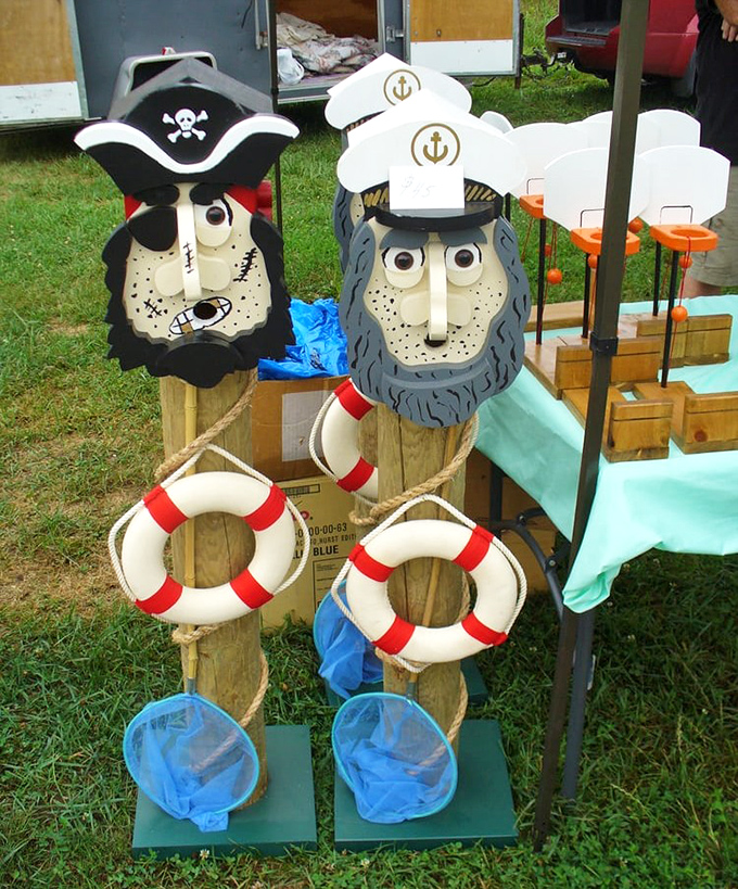 Nautical whimsy that transforms ordinary porches into seafaring adventures. Captain Obvious would point out these are adorable!