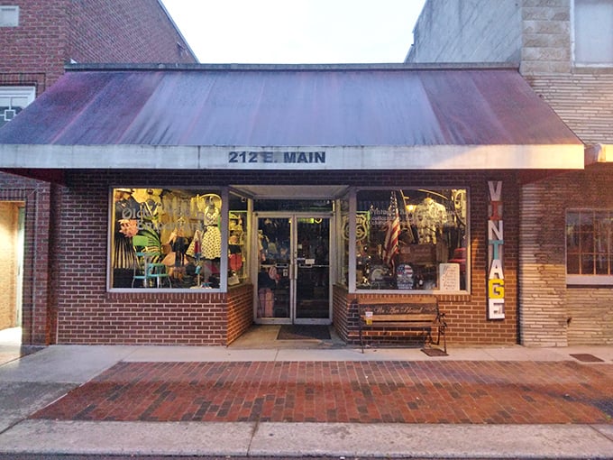 Behind this unassuming storefront lies a treasure trove of vintage finds where someone else's memories are waiting to become your conversation pieces.