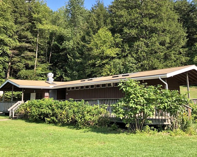 The park's rustic welcome center&mdash;like your favorite cardigan sweater, nothing fancy but exactly what you need.