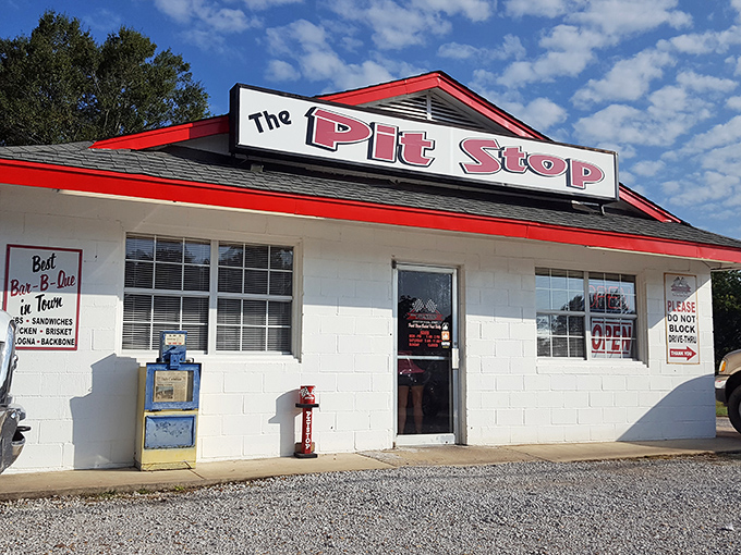 The Pit Stop promises "Best Bar-B-Que in Town" without the pretension&mdash;just honest food at honest prices that won't barbecue your retirement fund.