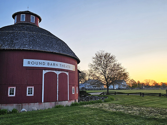 Theater in the round&mdash;literally! The iconic Round Barn Theatre hosts Broadway-quality productions in a uniquely repurposed agricultural building.
