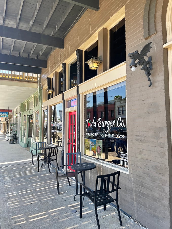 Toula Burger Co.'s inviting storefront and sidewalk seating beckons passersby with the promise of comfort food and people-watching&mdash;two essential food groups.