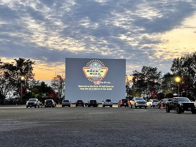 That welcome screen means you've arrived &ndash; tune your radio and prepare for an evening of pure entertainment.