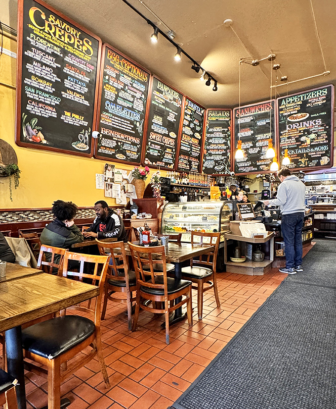 The salad that makes you feel virtuous even while dining out &ndash; crisp greens, grilled chicken, and enough substance to satisfy even the hungriest lunch crowd.